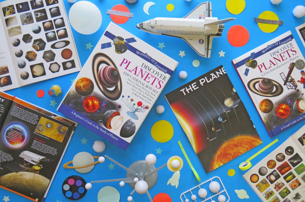 Wonders of Learning Box Set – Discover Planets – Headstart