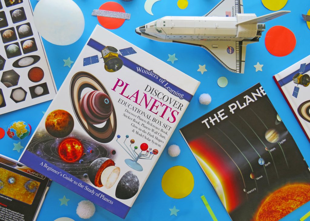 Wonders of Learning Box Set – Discover Planets – Headstart