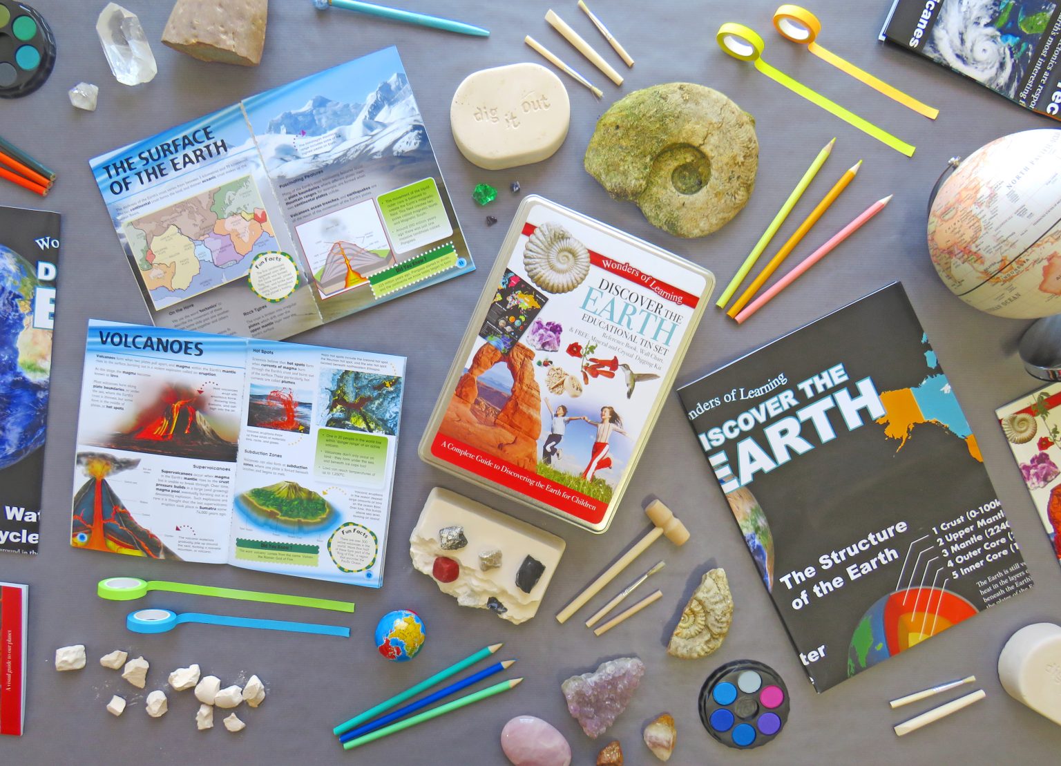Wonders of Learning – Discover The Earth Educational Tin Set – Headstart