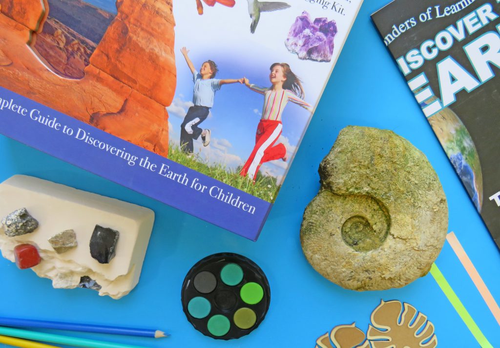 Wonders of Learning Box Set – Discover The Earth – Headstart